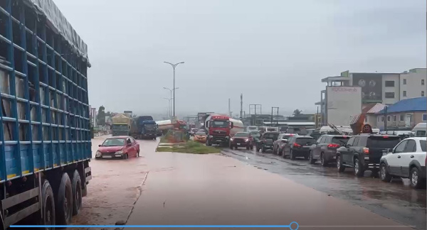 Flooding and Traffic Chaos on Accra–Takoradi Highway Due to Heavy Rains
