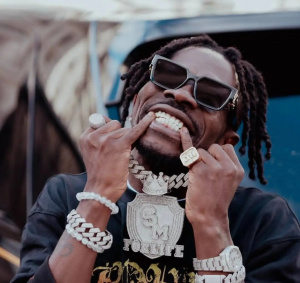 Shatta Wale Launches GH¢100 Gold Card for Shatta Movement Fans