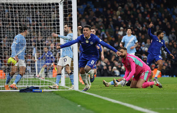 Enzo Fernandez's Late Goal Earns Chelsea Dramatic Draw with Manchester City