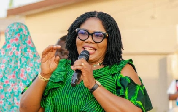 Gender Minister and MASLOC CEO support Kumasi fire victims with GHS100k ...