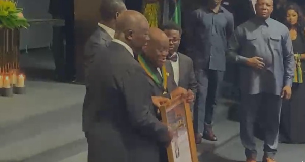 Asantehene Awards Gold Coins to Mahama, Kufuor, Akufo-Addo at ...