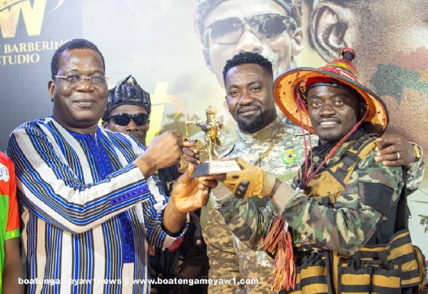 Burkina Faso ambassador honours Lil Win as Best Actor in Africa at ...