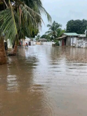 Accra Flooding: One Missing After River Klagon Overflows and Sweeps Vehicle