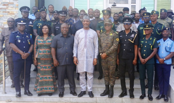 Interior Minister Praises Border Security Agencies and Promises Support