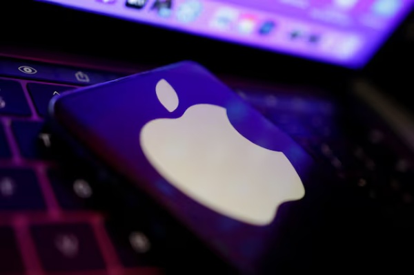 Apple pulls data protection tool after UK government security row