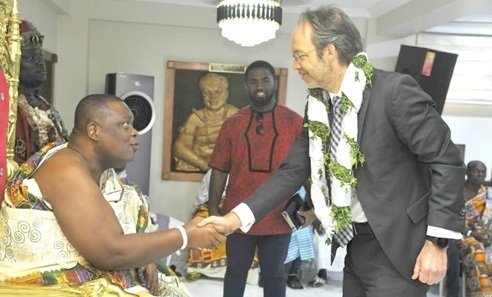 British High Commissioner pays courtesy call on Gbese Mantse